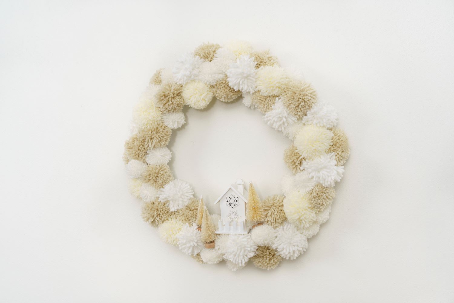 Winter Pom Pom Wreath with Tacky Glue – Aleene's